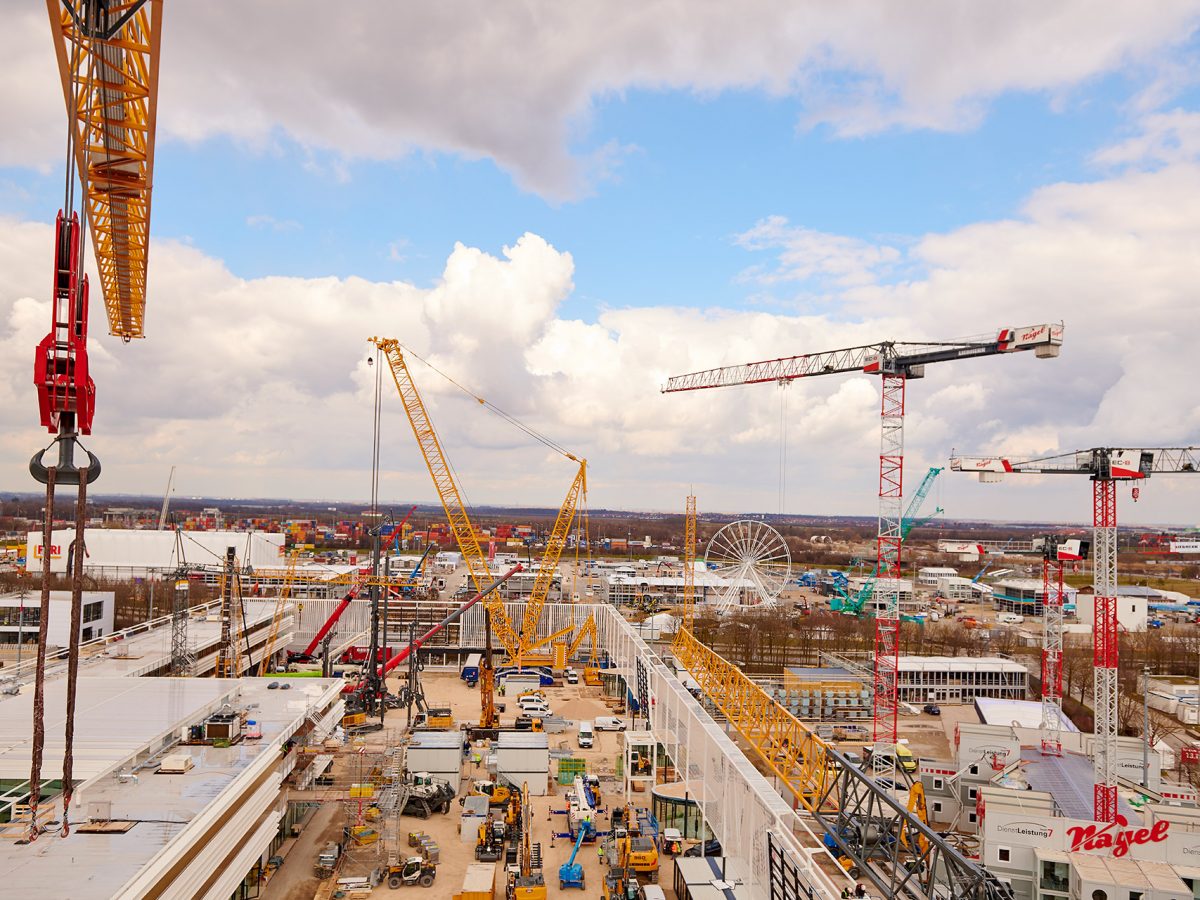 Manitowoc introduces Grove GHC140 telescopic crawler crane ...