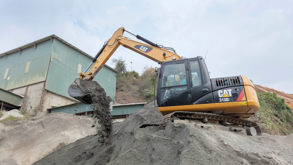 Caterpillar launches Cat 313D2 L hydraulic excavators in India ...