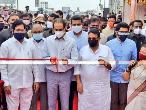 Maha CM inaugurates Kalanagar junction flyover - Construction Week India