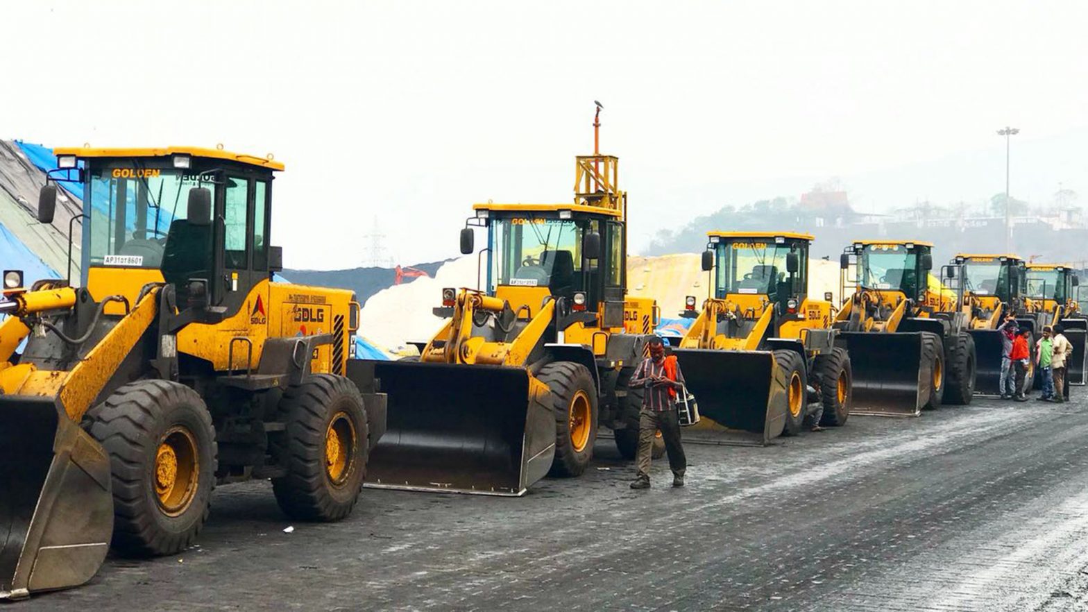 SDLG wheel loaders’ versatility boost efficiency at Indian port ...