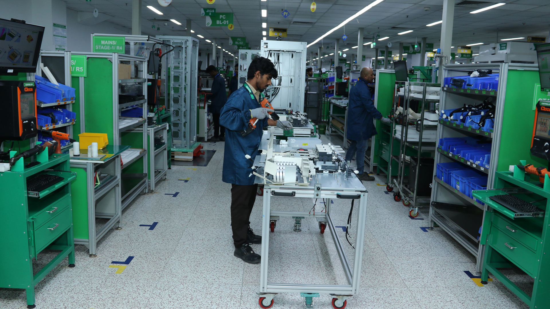 Schneider Electric opens its second smart factory in India ...