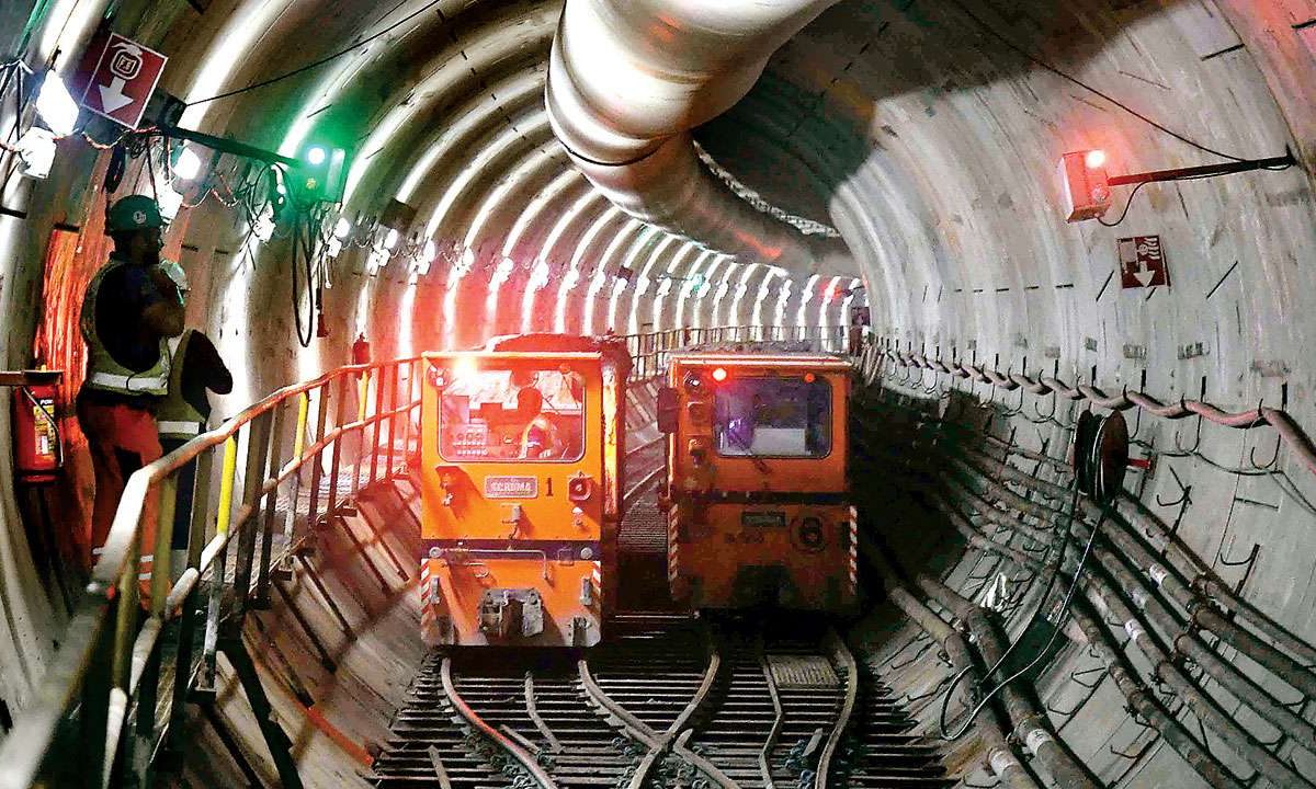 Last girder of Kalanagar flyover launched by MMRDA - Construction Week ...