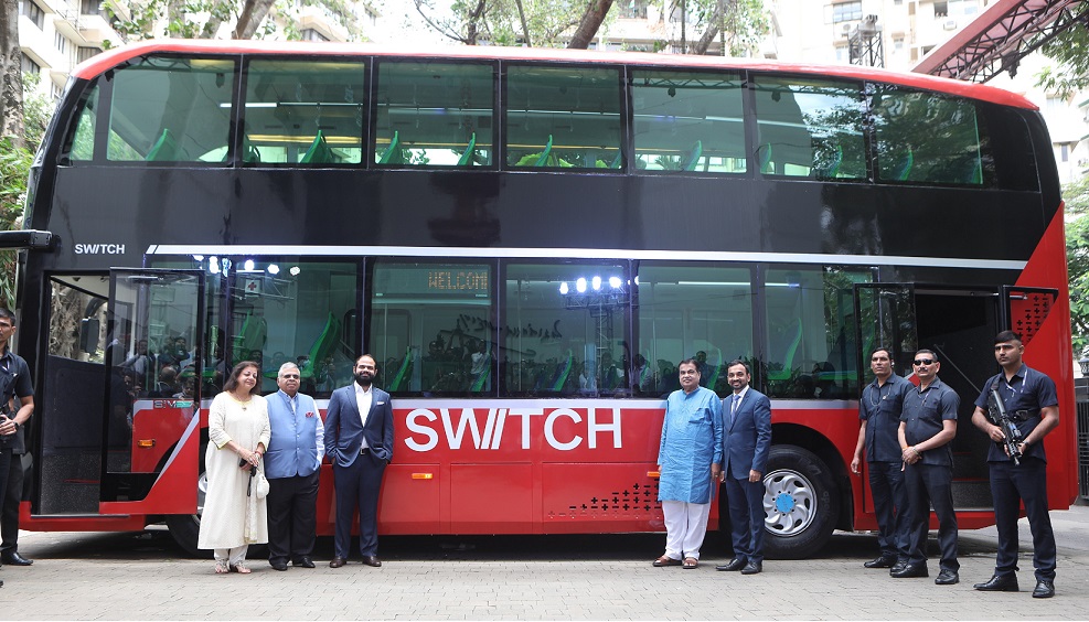 Switch Mobility unveils unique electric double-decker bus ...