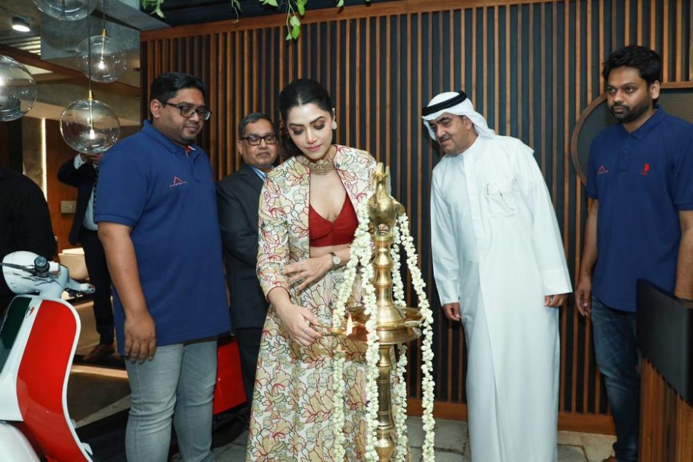 Actress Mamta Mohan Das and Mayor of Kochi, Anilkumar inaugurate Alteza ...