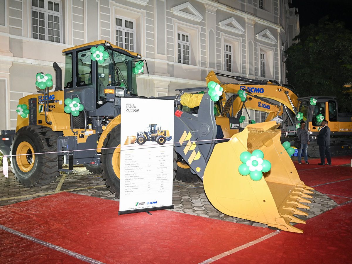 Schwing Stetter India launches XCMG hydraulic excavator and wheel ...