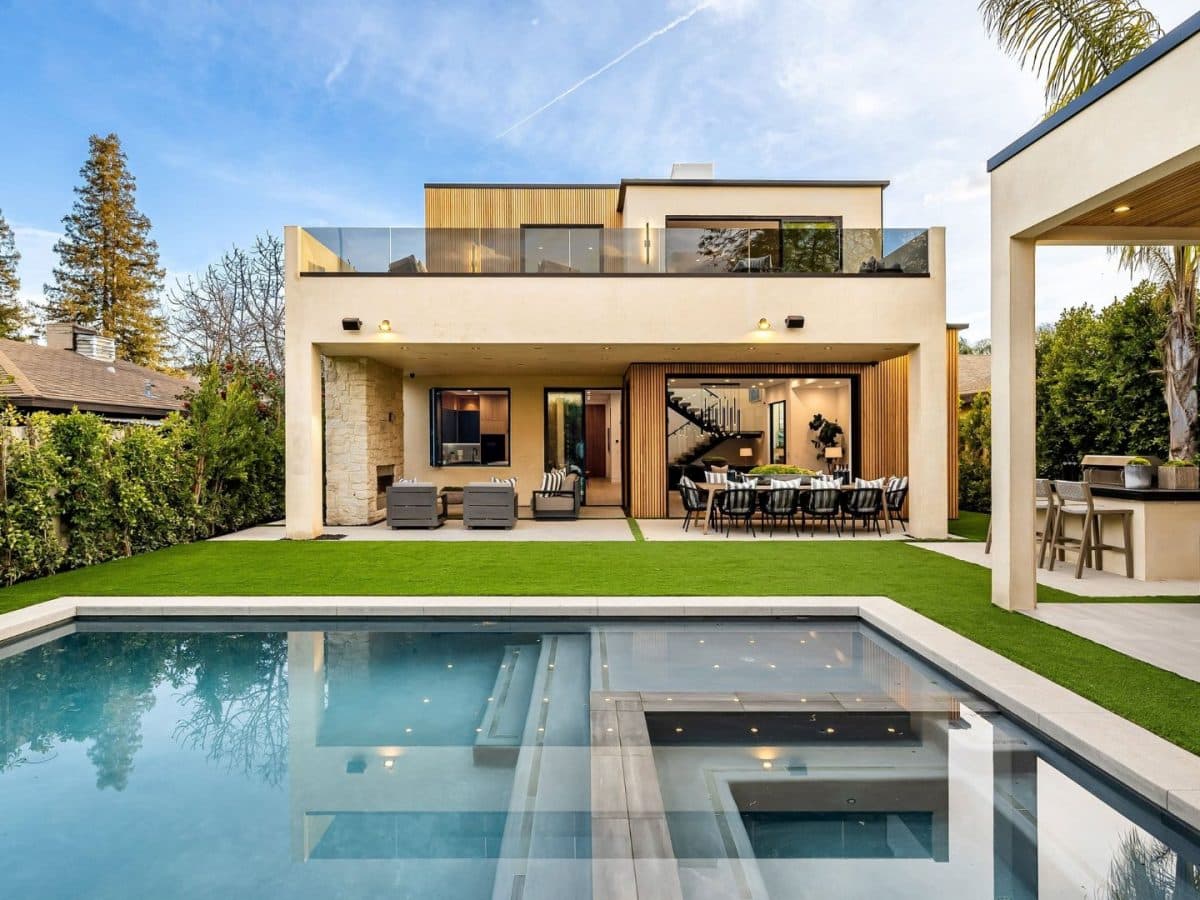 NeoLiv enters into agreement for 47 acres of mixed use villa